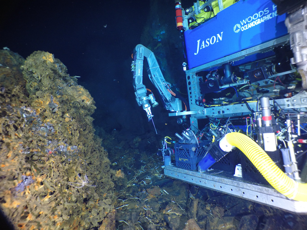 Jason samples vents at the East Pacific Rise - National Deep ...
